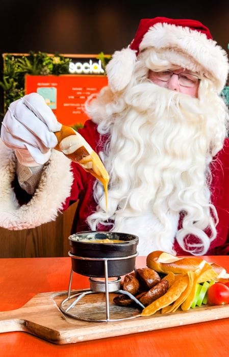 The Best Spots to Eat Breakfast With Santa In Tampa Bay