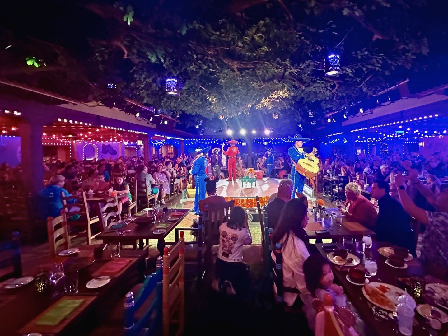 Inside Santa Cecilia: Character Dining at Plaze de Coco Restaurant on ...