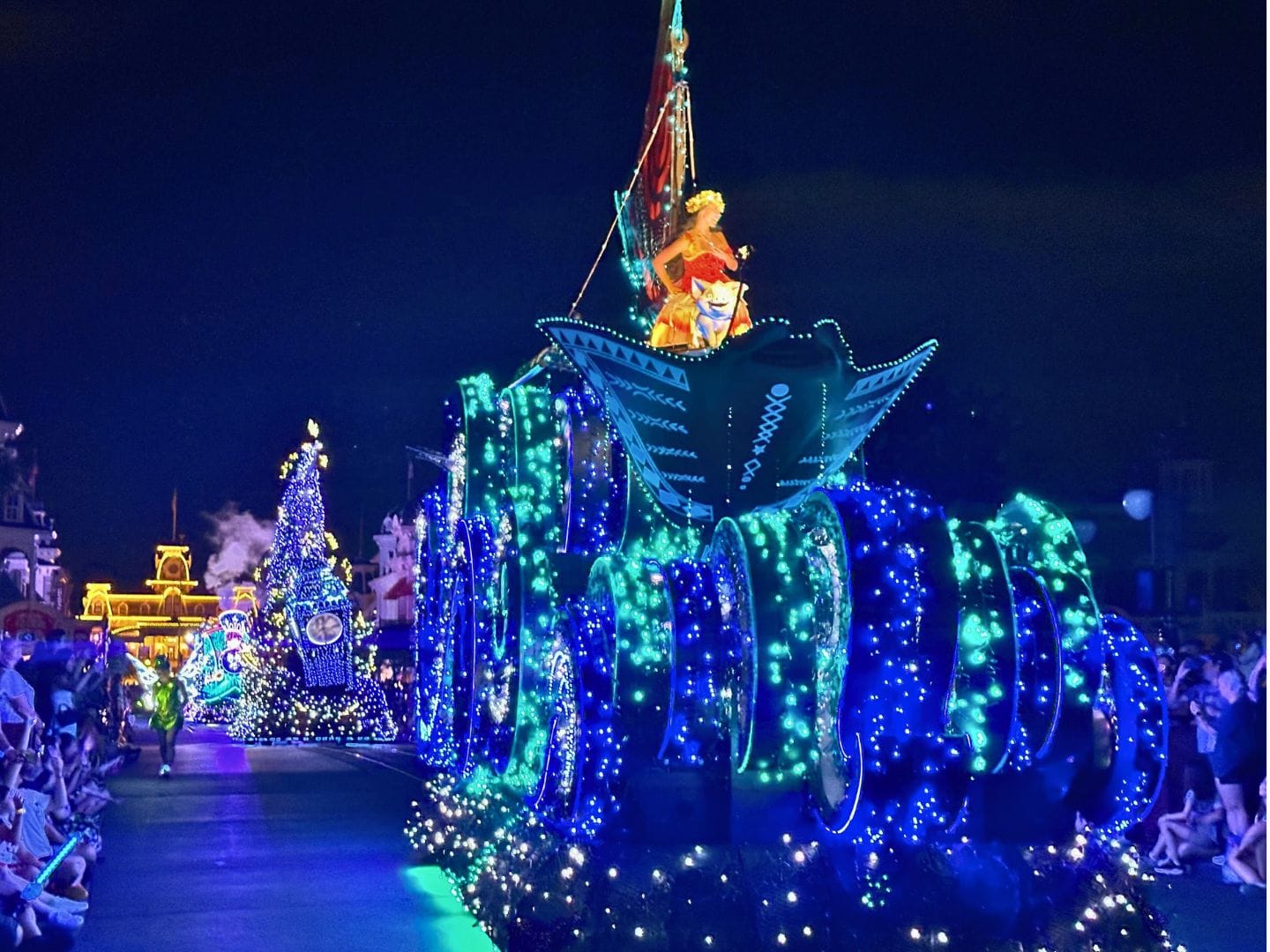Who’s in Magic Kingdom's Disney Starlight Parade? Full Character List ...